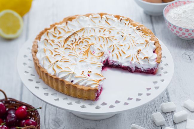 Torta de cereja com merengue - Receitas italianas do GialloZafferano