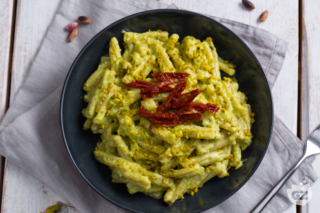 Massa ao pesto de pistache - Receitas italianas do GialloZafferano